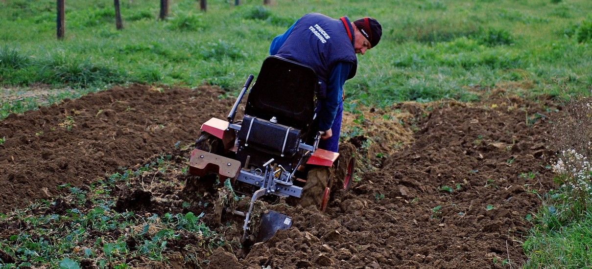 Zahradní a zemědělská technika | dakr.cz